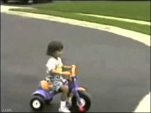 Little girl tricycle Fail - YouTube