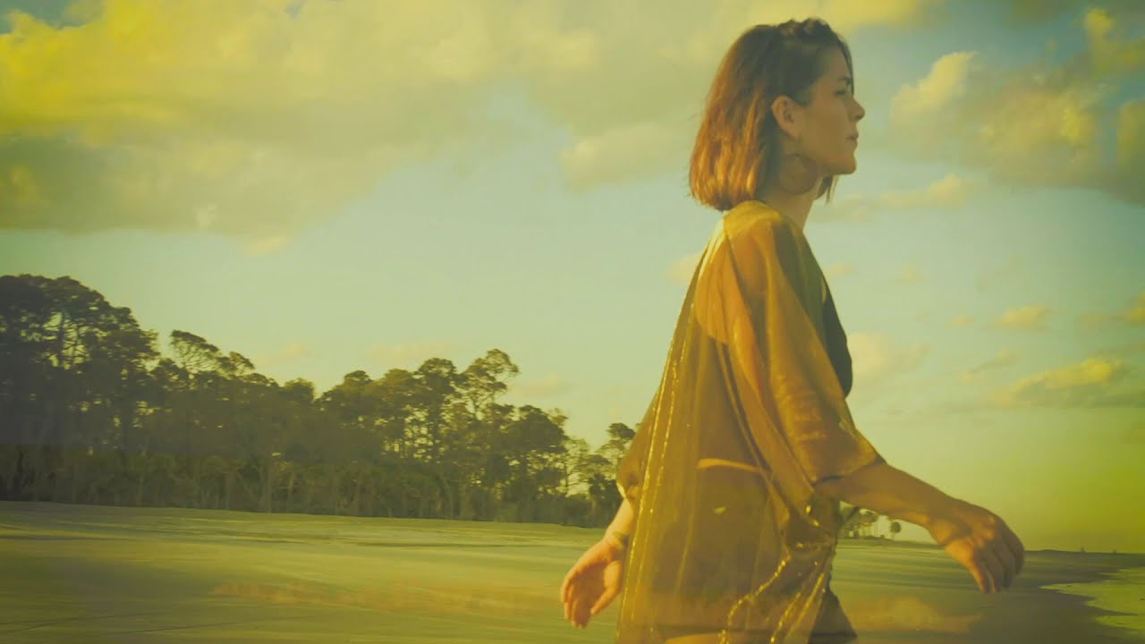 Green (official music video) - YouTube