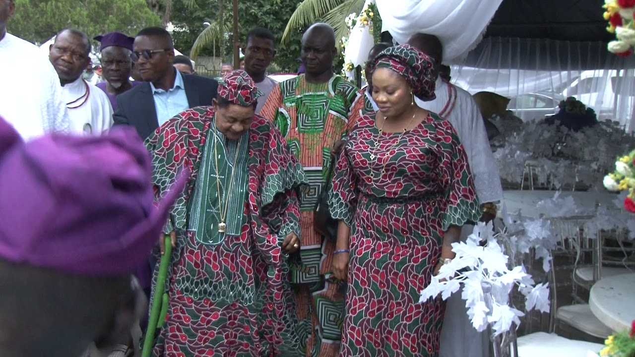 OBA LAMIDI ADEYEMI ALAAFIN OYO WELCOMED IN IGBINEDION PALACE IN BENIN ...