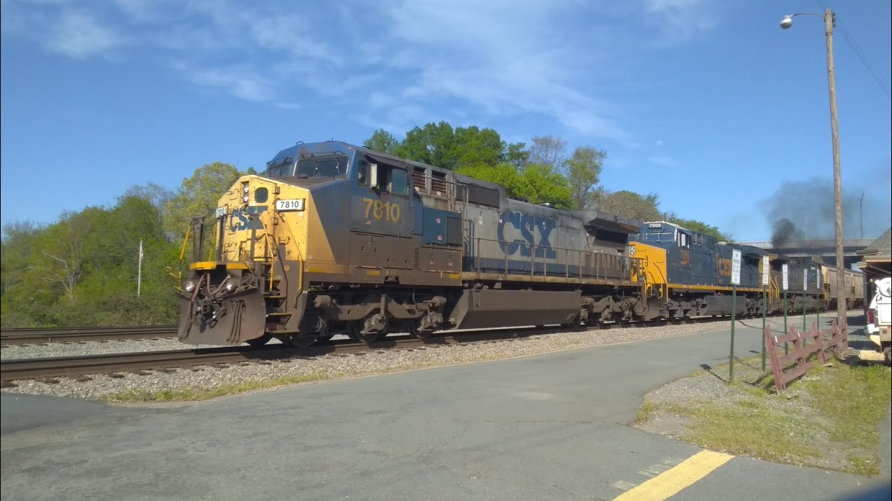 CSX 🌽 Corn Train V695 With CSXT 7810 in the lead headed Southbound @ Monroe 4/4/20. - YouTube