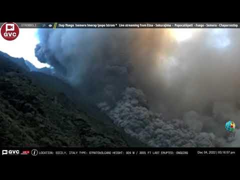 Stromboli 4/12/22 Huge eruption with pyroclastic flows - YouTube