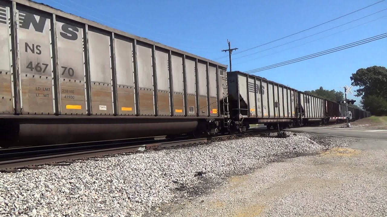NS 8038 leads 814 at Wakefield Va - YouTube