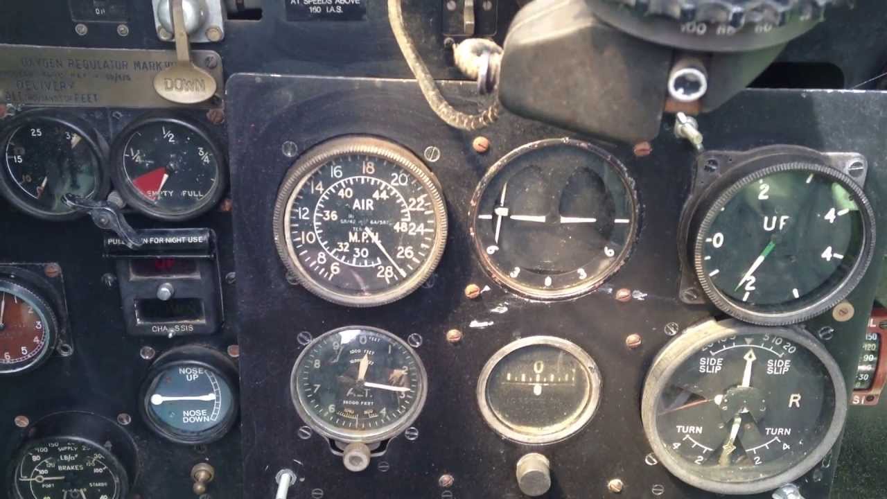 WW2 Spitfire startup - YouTube