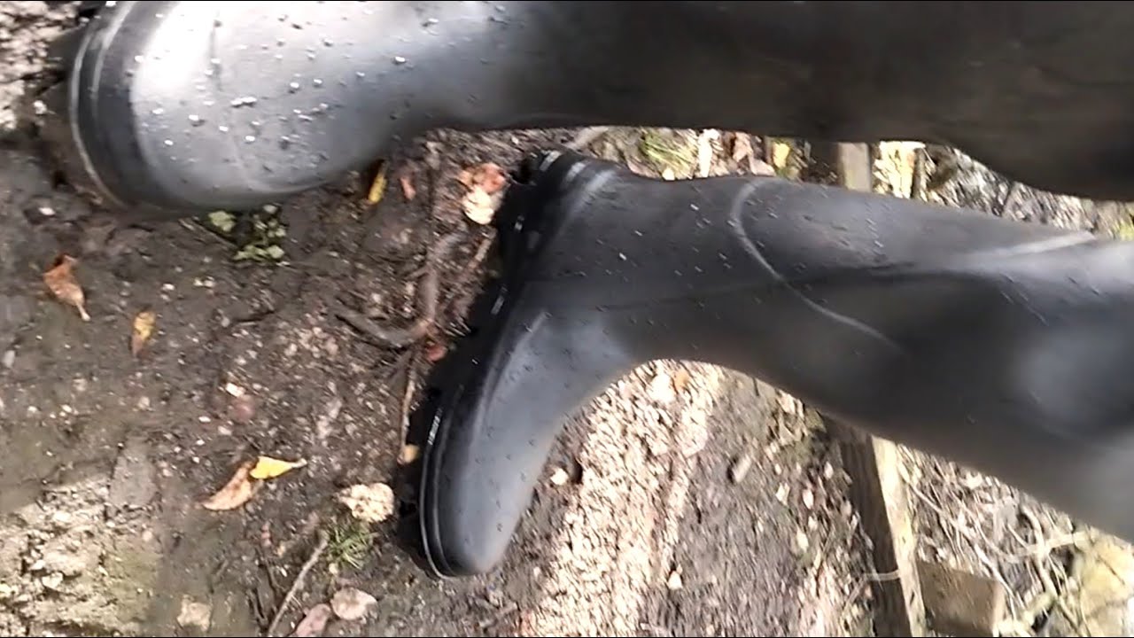 Waders in deep mud & water 1 - YouTube