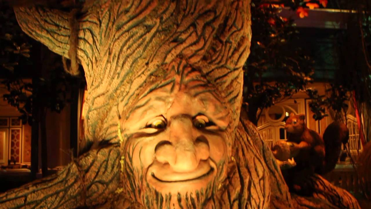 Bellagio Fall Talking Tree. - YouTube