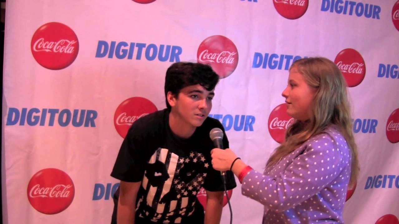 Sean Lusk Interview at Digi Tour Slay Bells - YouTube
