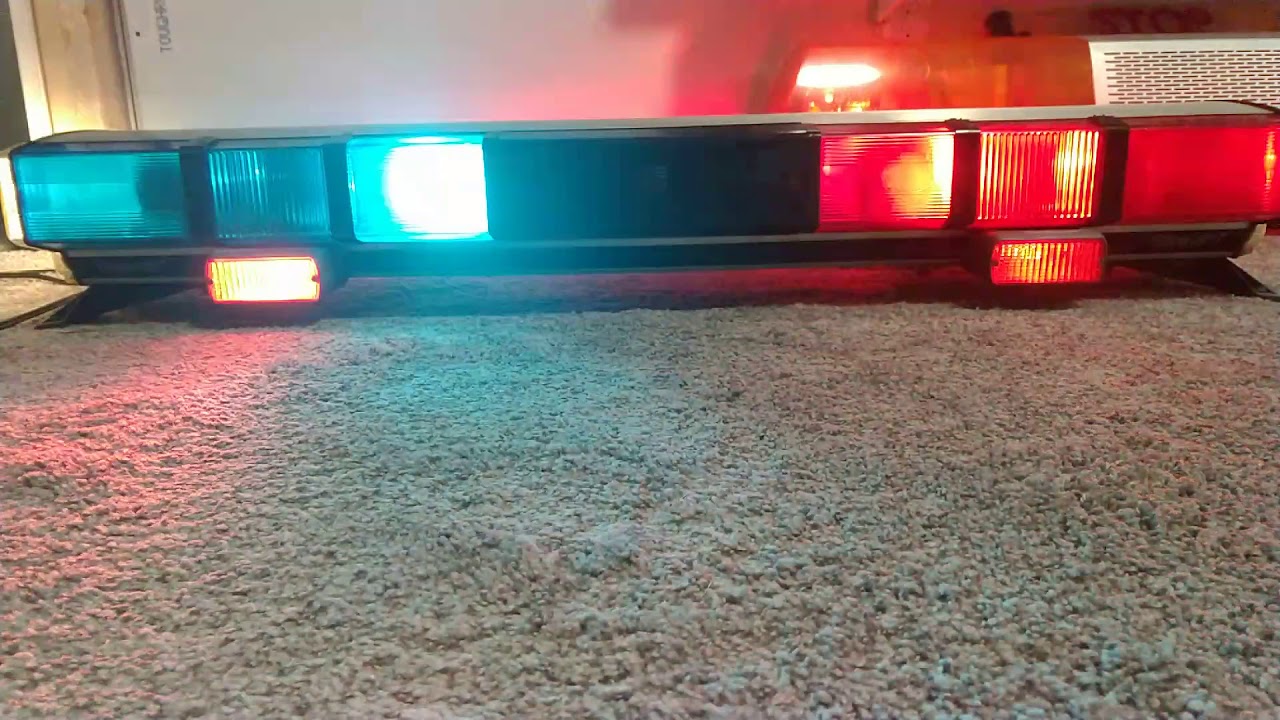 Whelen Advantedge lightbar - YouTube