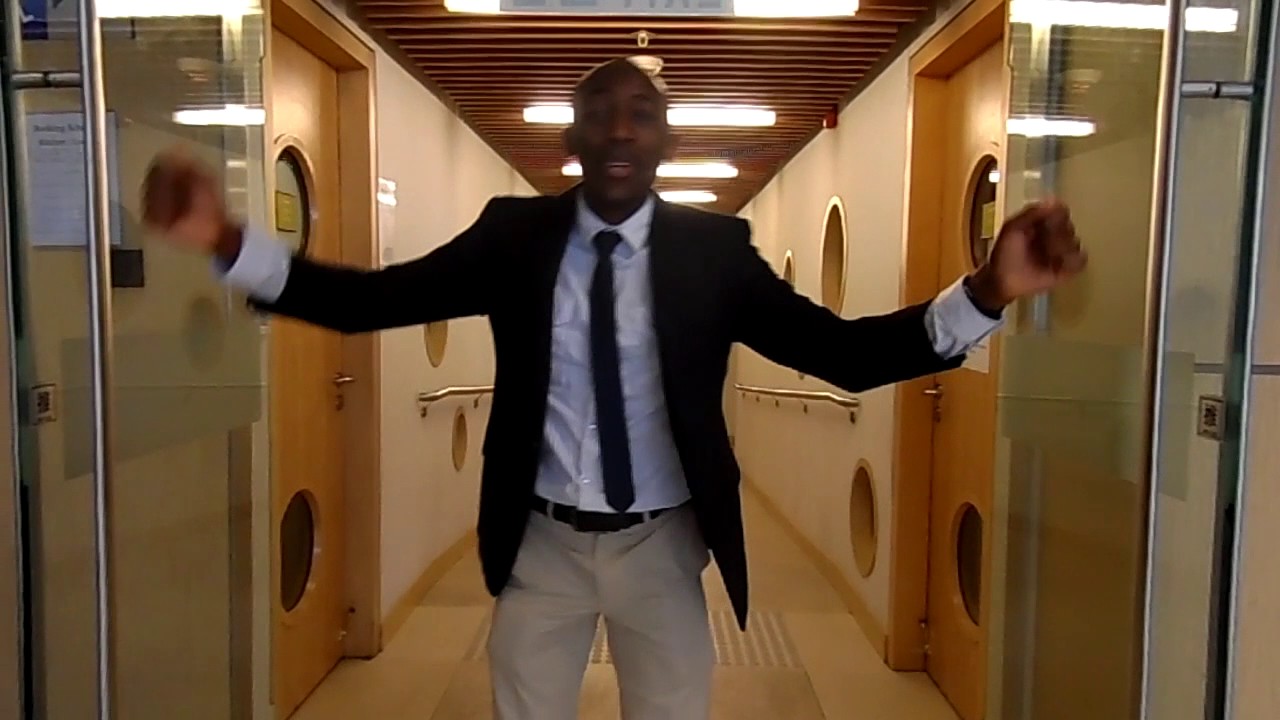 ROLAND ISSA---J'AI PRIÈ Ô (MUSIC VIDEO) - YouTube