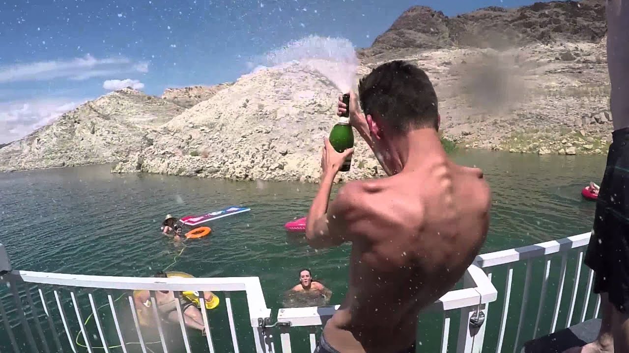 Lake Mead - House Boat - YouTube