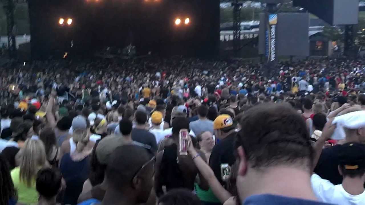 Mac Miller - Knock Knock First Niagara Pavilion 8/4/12 - YouTube