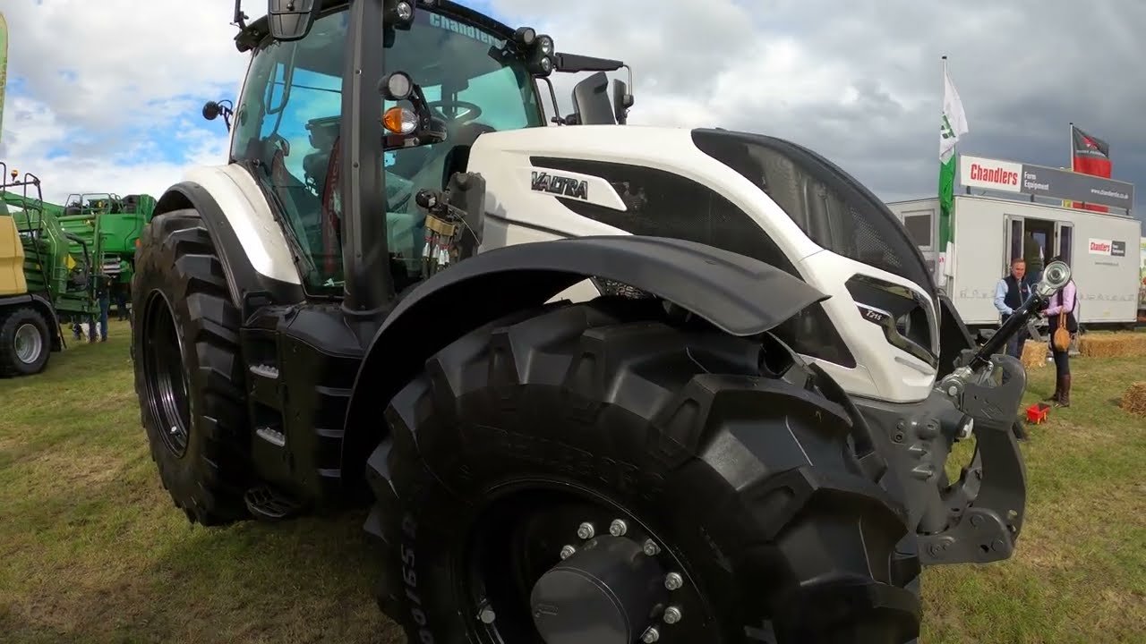2022 Valtra T215 Direct 7.4 Litre 6-Cyl Diesel Tractor (215 / 230 HP ...