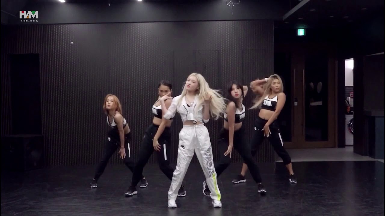 CHUNGHA - Snapping dance (Mirror/Slow 80%) - YouTube