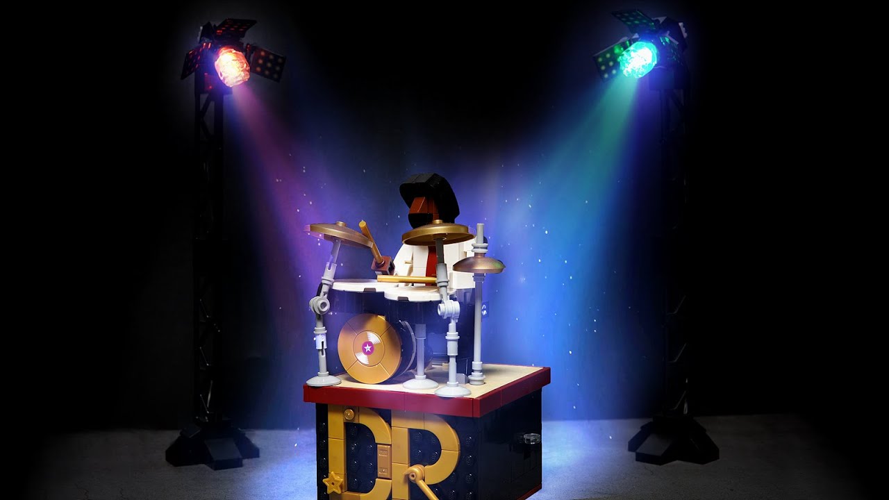LEGO® Drummer Automaton Playing Caravan - YouTube