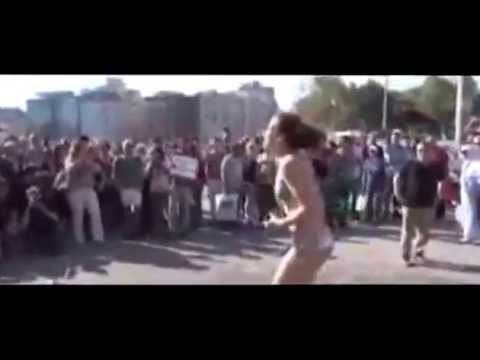 Woman in bikini shakes social media by dancing at Istanbul Taksim Square
