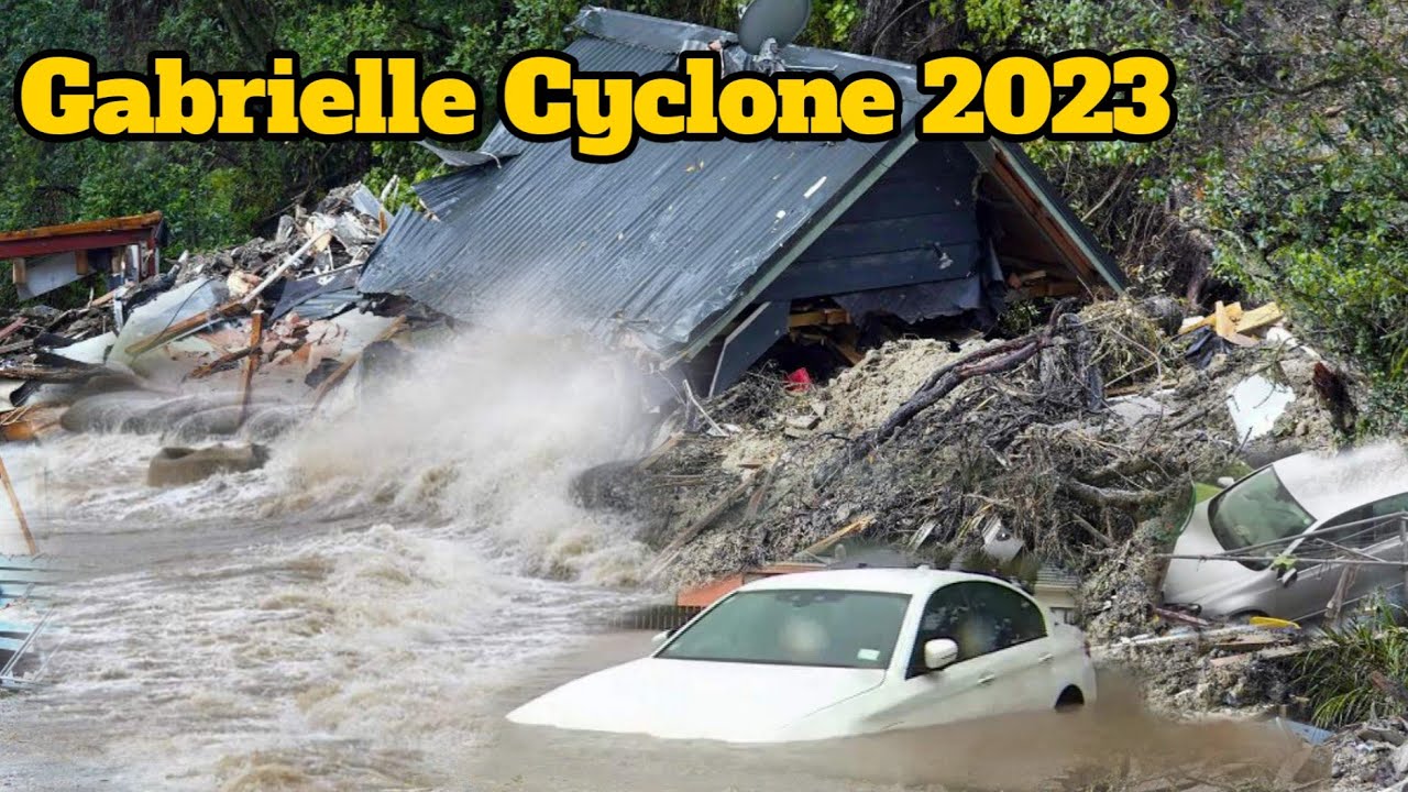 Dramatic footage of Cyclone Gabriel in New Zealand! Strong wind flood ...