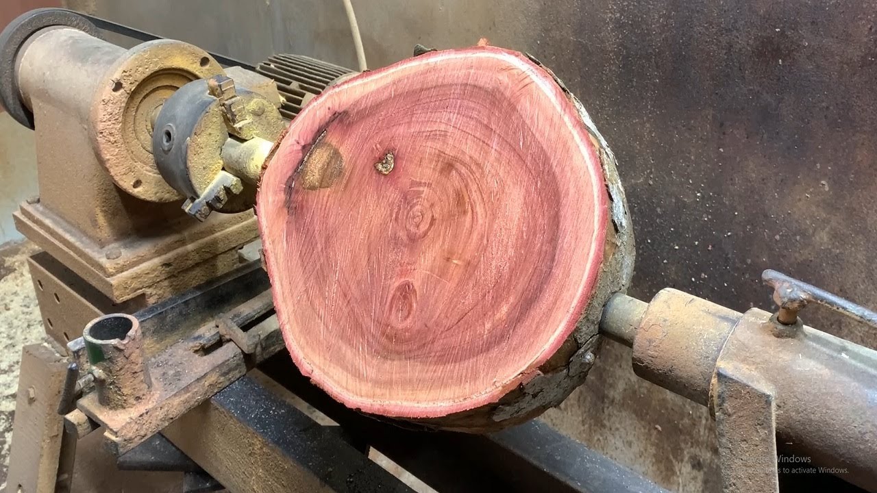 Turning a piece of red wood into a work of art The artistic creations ...