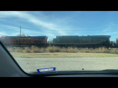 BNSF 7077 leads the Q-ROBCHI with a CSX at Justin, TX - YouTube