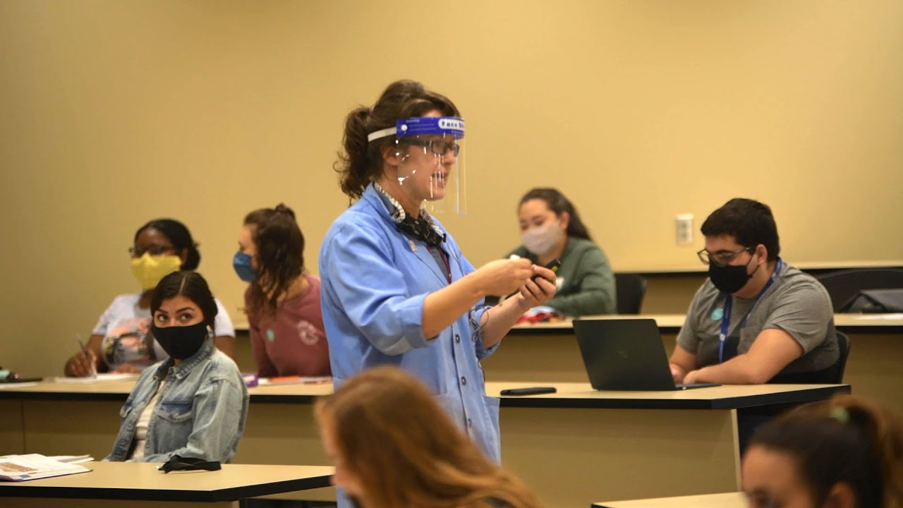 What a college class looks like during COVID - YouTube