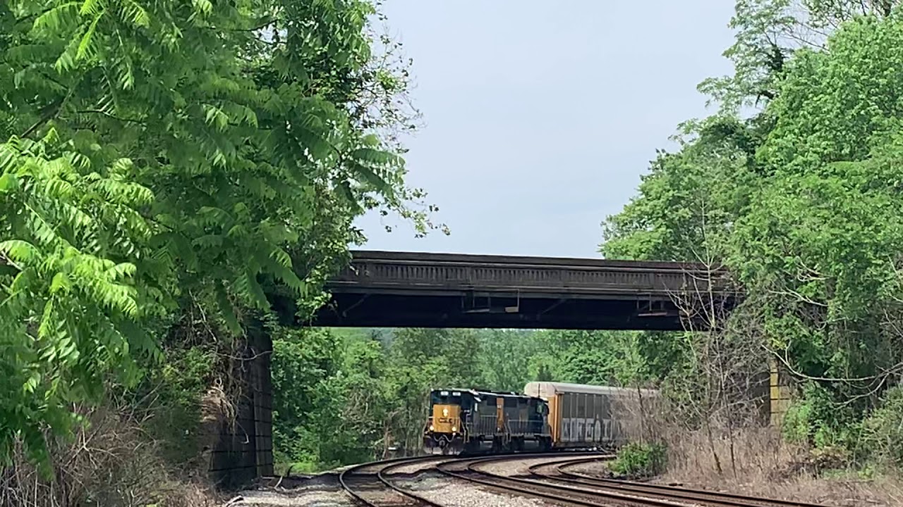 CSX D780-06 with 3 Autoracks - YouTube