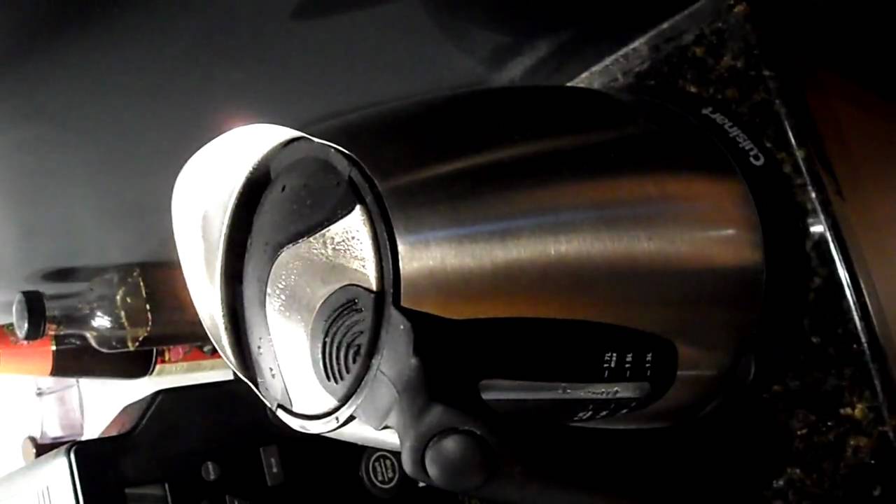 Cuisinart Kettle lid opens and burn hands - YouTube