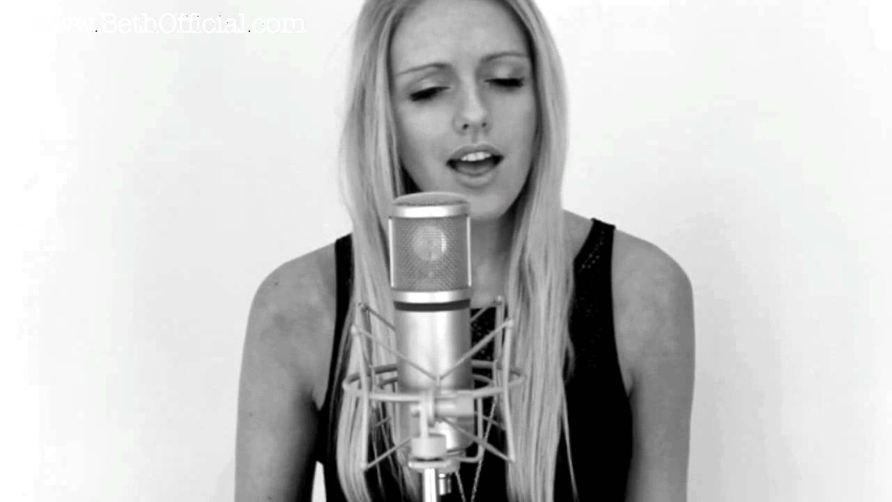 Beth - She wolf (falling to pieces) - YouTube