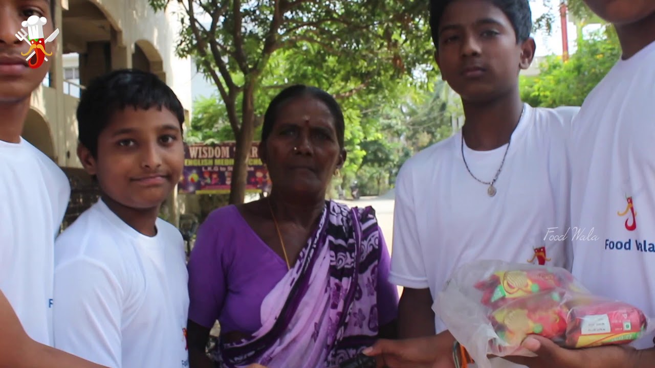 Students Helping Poor Peoples || Helping Poor || Food Wala - YouTube