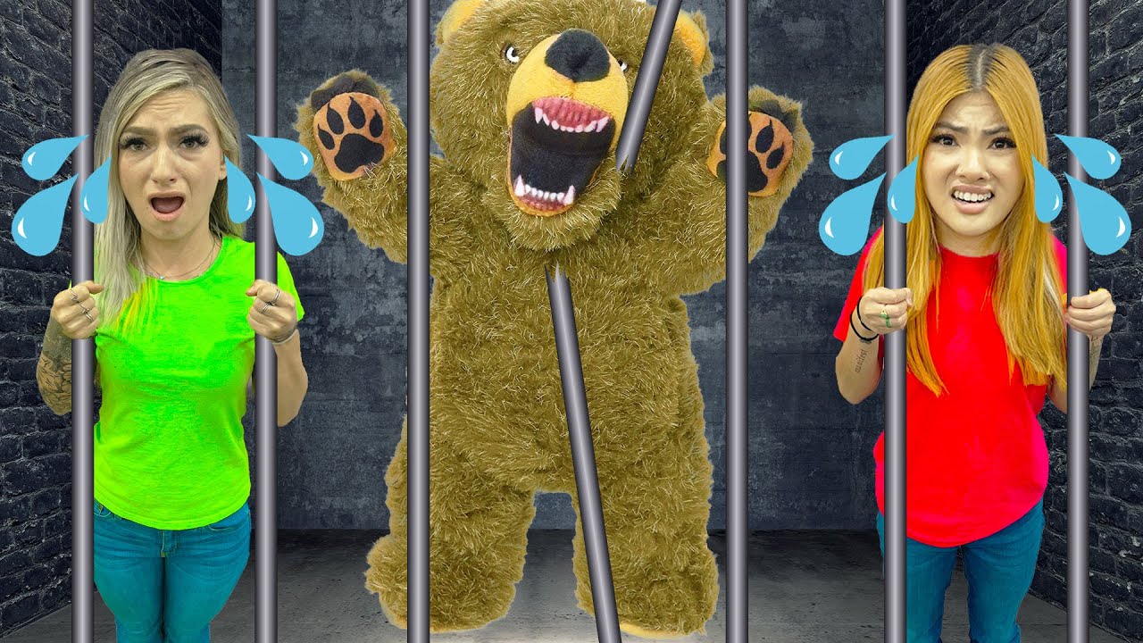 World’s most funny FOOD ESCAPE ROOM | crazy FOOD Challenge by SWEEDEE ...