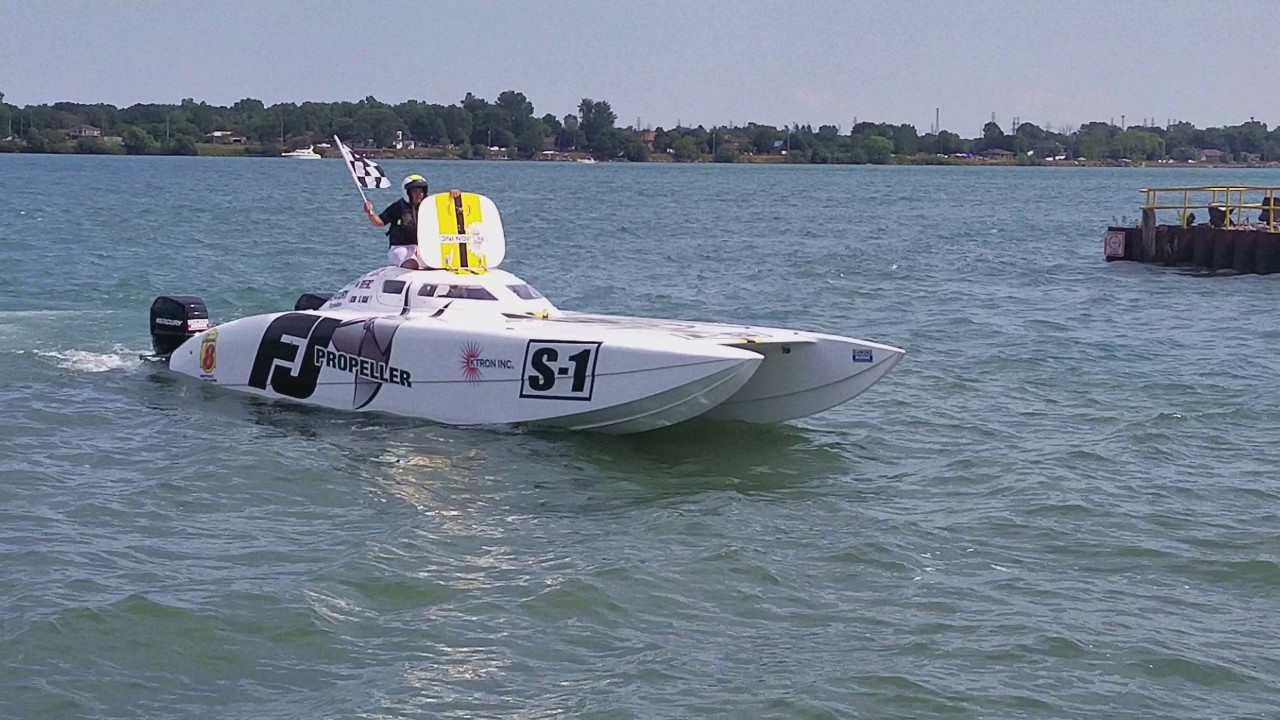 End of Race #2 - 2017 OPA Racing St. Clair River Classic: - YouTube