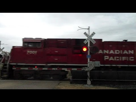 CP 7001 West CP 651 Near Treasure Island (10-27-2021) - YouTube