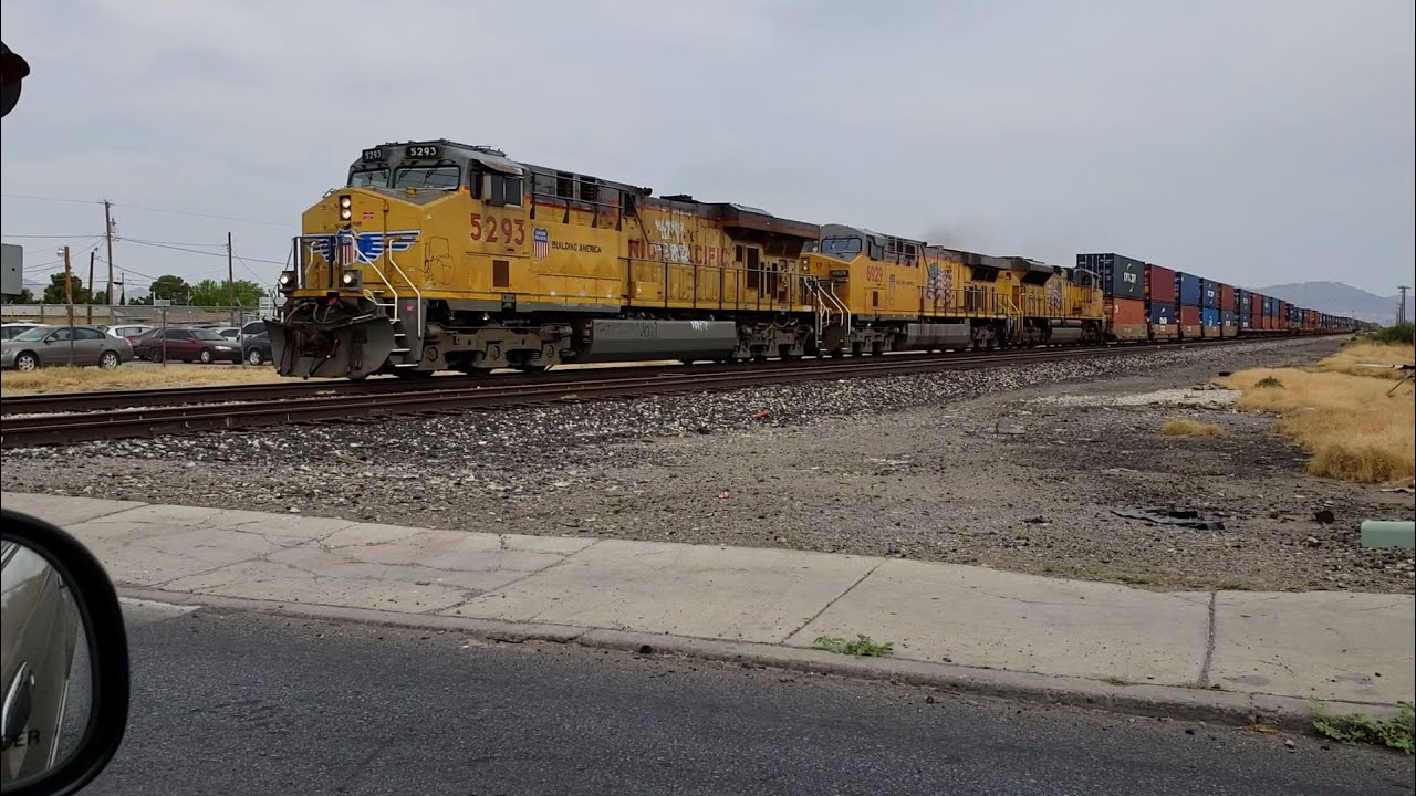 EB Union Pacific 5293 Leads Port Stack Intermodal Train in El Paso, TX ...