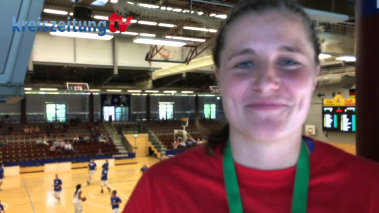 Interview mit Laura Rahn von den Avides Hurricanes - YouTube