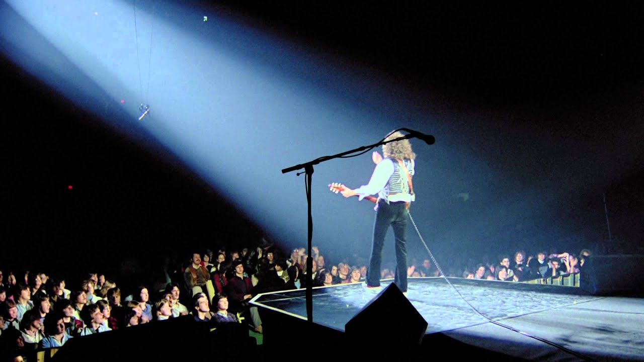 15. Drum & Guitar Solo (Roger, Brian) - Queen Live in Montreal 1981 ...