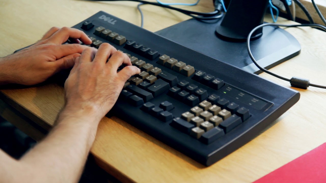 Dell AT102W (Alps SKCM black) - YouTube