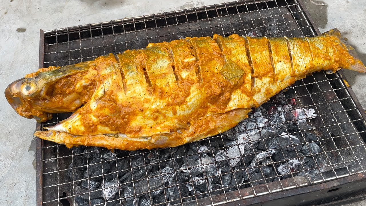 Silver Carp Fish BBQ Recipe || Silver Carp Fried || Village Cooking ...