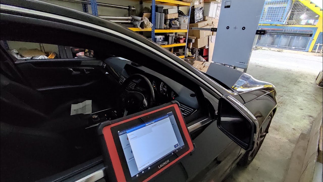 Mercedes Benz W212 MFK multifunction camera calibration with LAUNCH ...