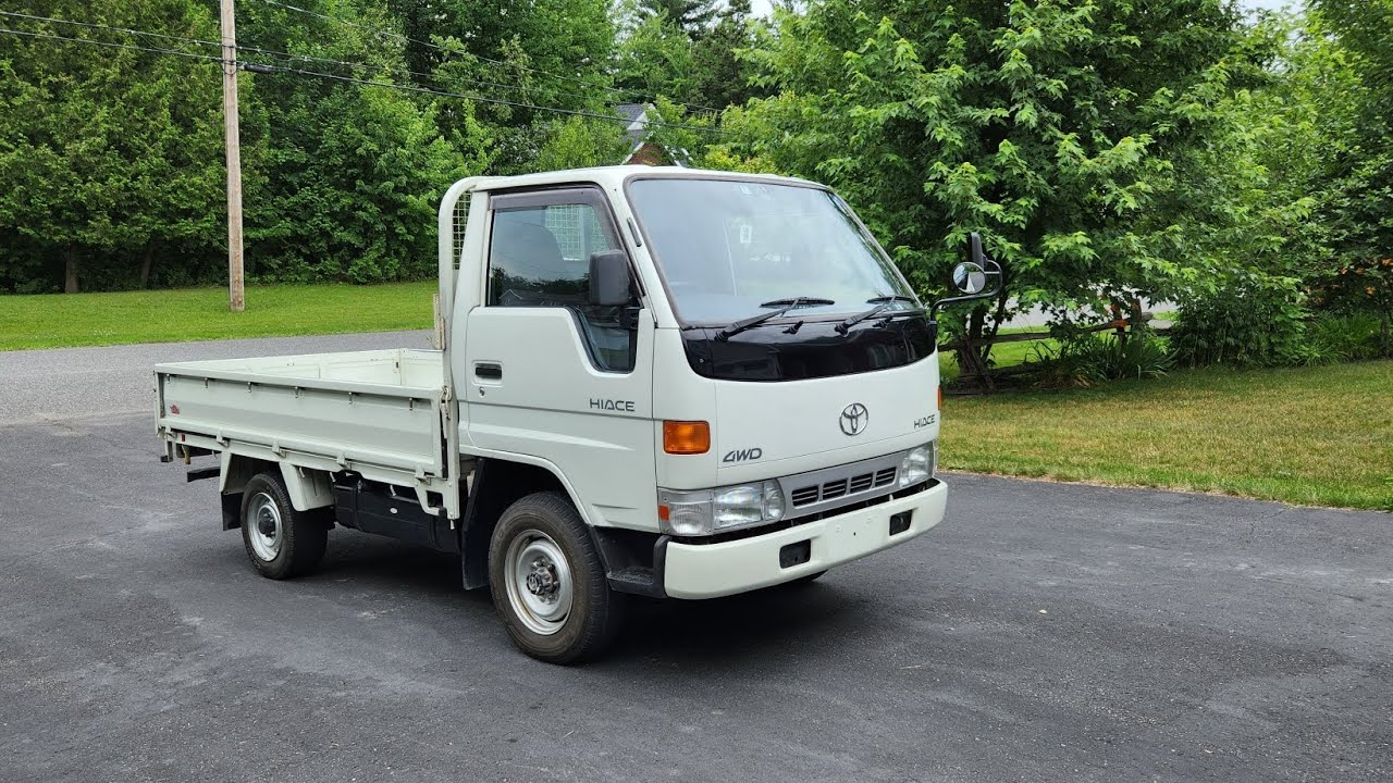 Toyota Hiace Truck 4WD - YouTube