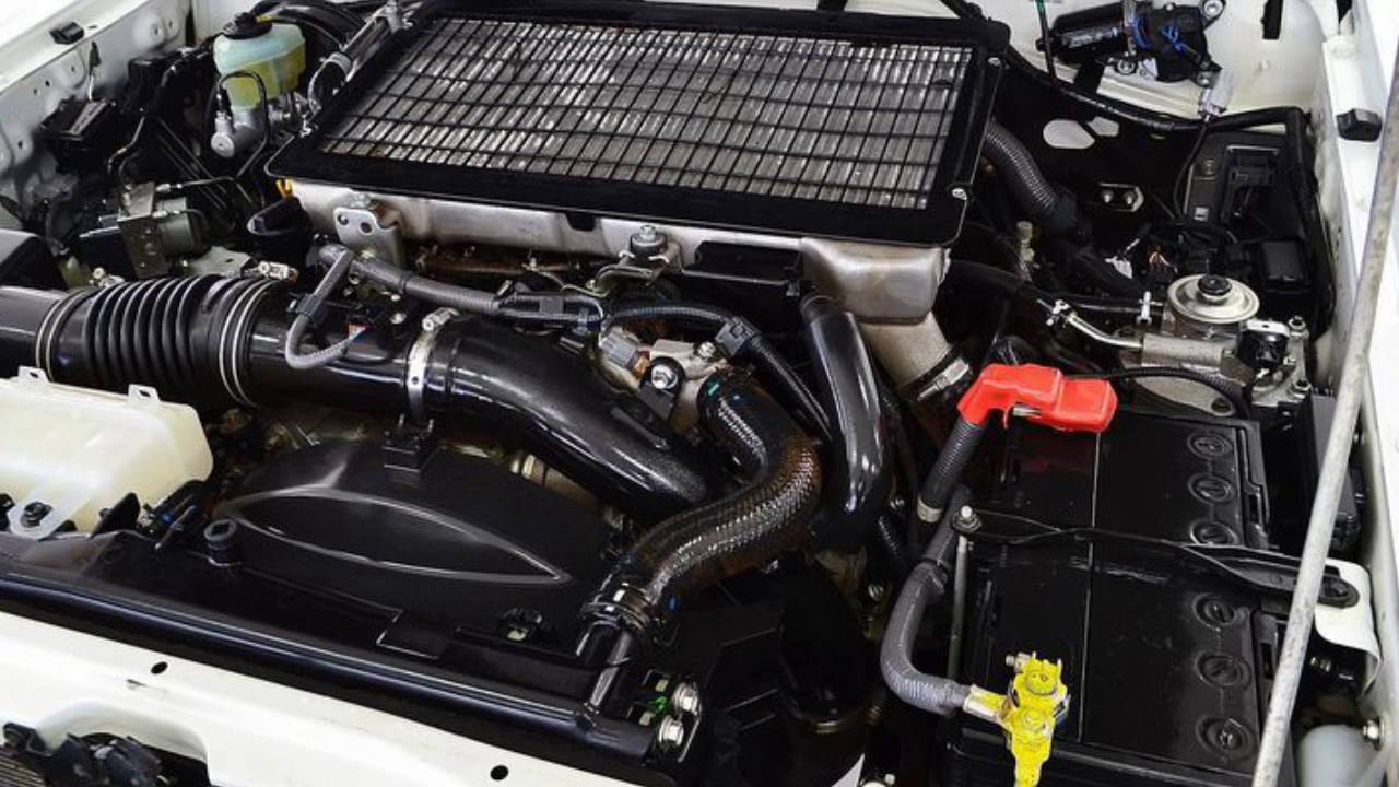 2013 Toyota Landcruiser VDJ78R MY12 Update GXL (4x4) White 5 Speed ...