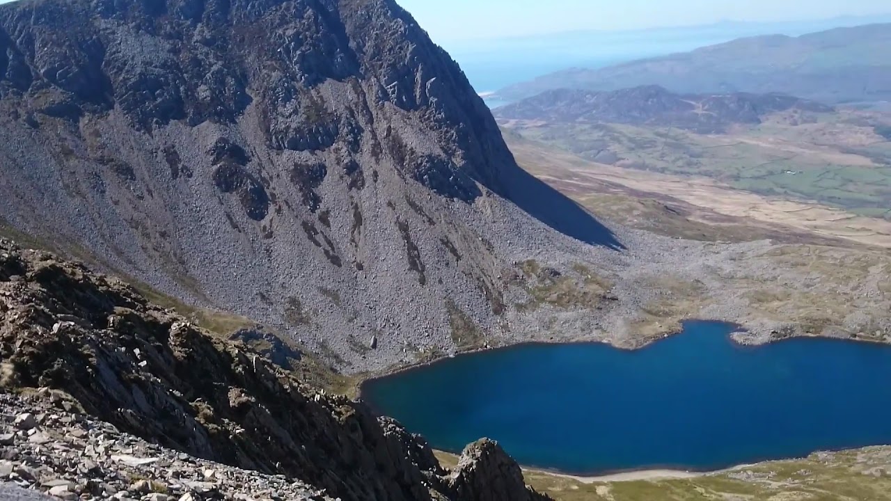 Scrambly scree, halfway up The Fox's Path on Cadair Idris - YouTube