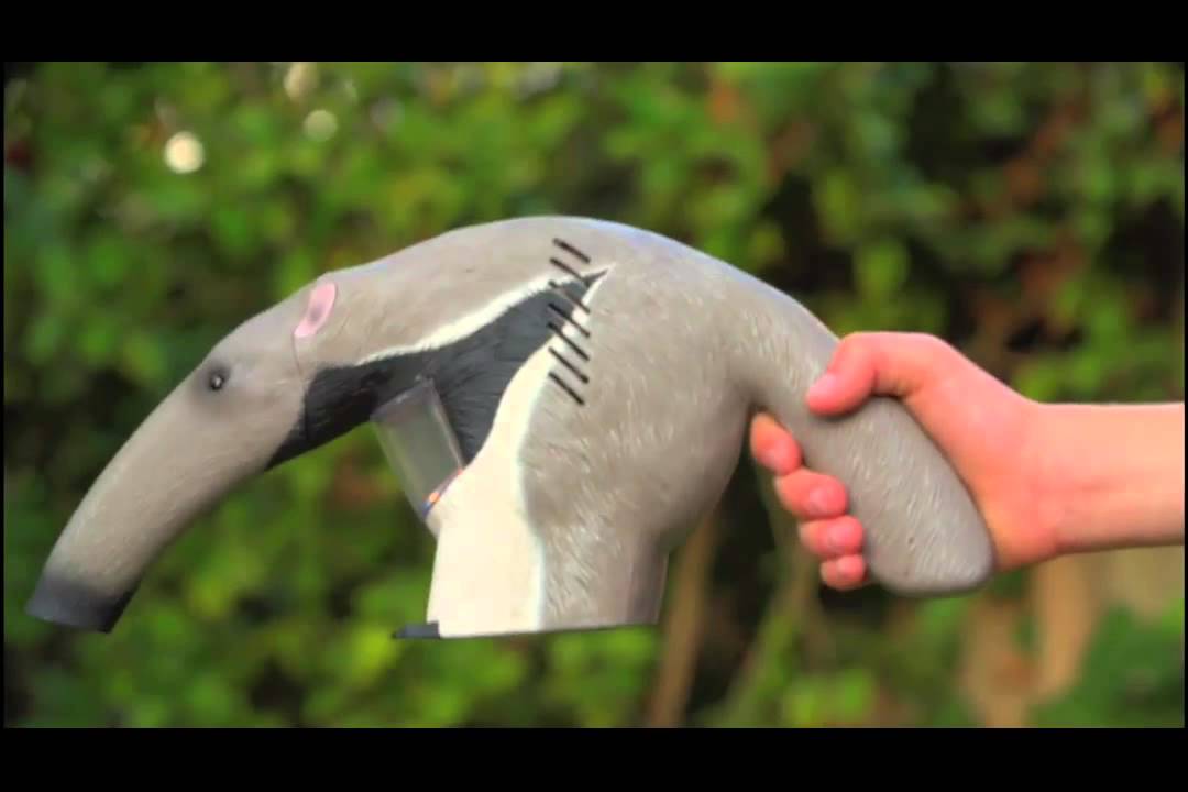 Uncle Milton Nat Geo Wild Anteater Bug Vac - YouTube