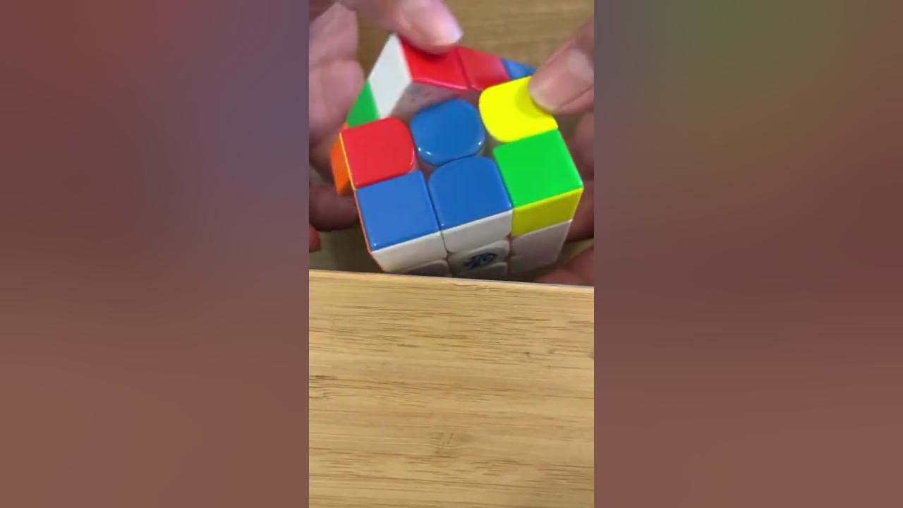 How to solve a 3x3 rubiks cube (daisy version) - YouTube