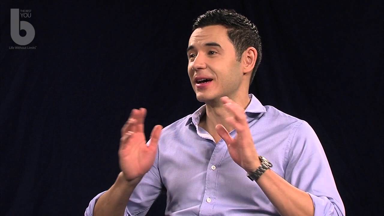 Dr. Mike Dow tells us about his book The Brain Fog fix - YouTube