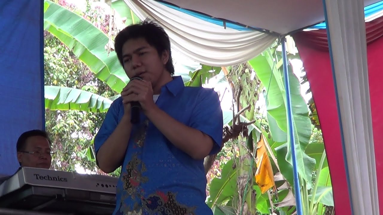 Meggy Z - Benang Biru (Live by Rio) - YouTube