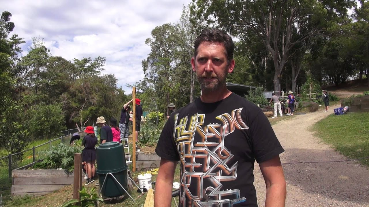 Kin Kin State School Art day in the garden 2013 - YouTube