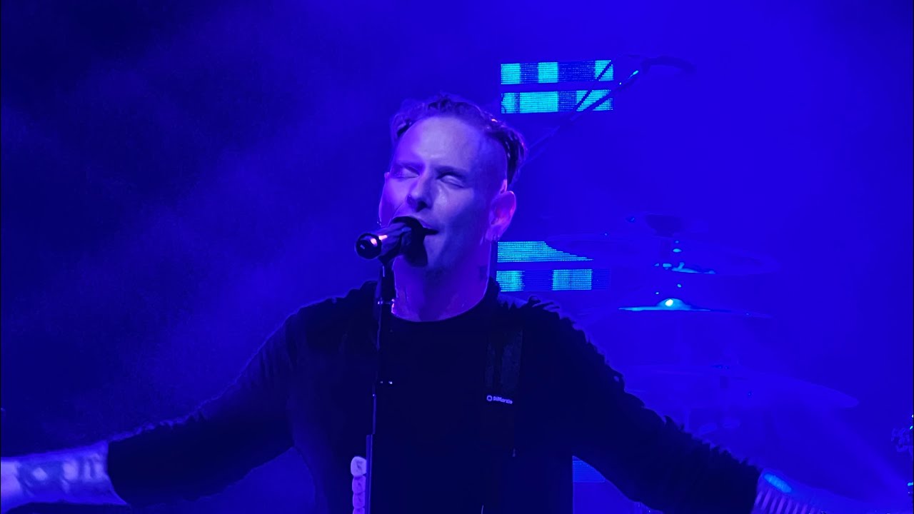 Corey Taylor SpongeBob SquarePants theme song live in Manchester CMF2 ...