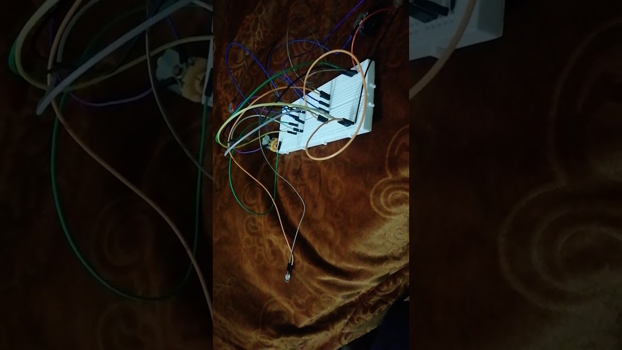 The messy bread board circuit - YouTube