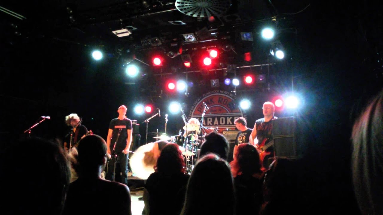 Roots Bloody Roots @ Punk Rock Heavy Metal KaraokeVera 11/09/2015 - YouTube