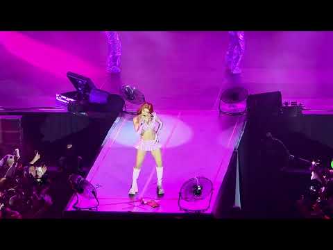 Mamita Rica - Yeri Mua (Pepsi Center)