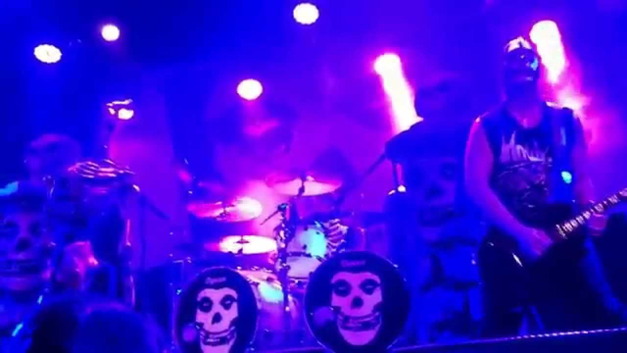 The Misfits Vampire girl live in Santa Cruz 11/16/15 - YouTube