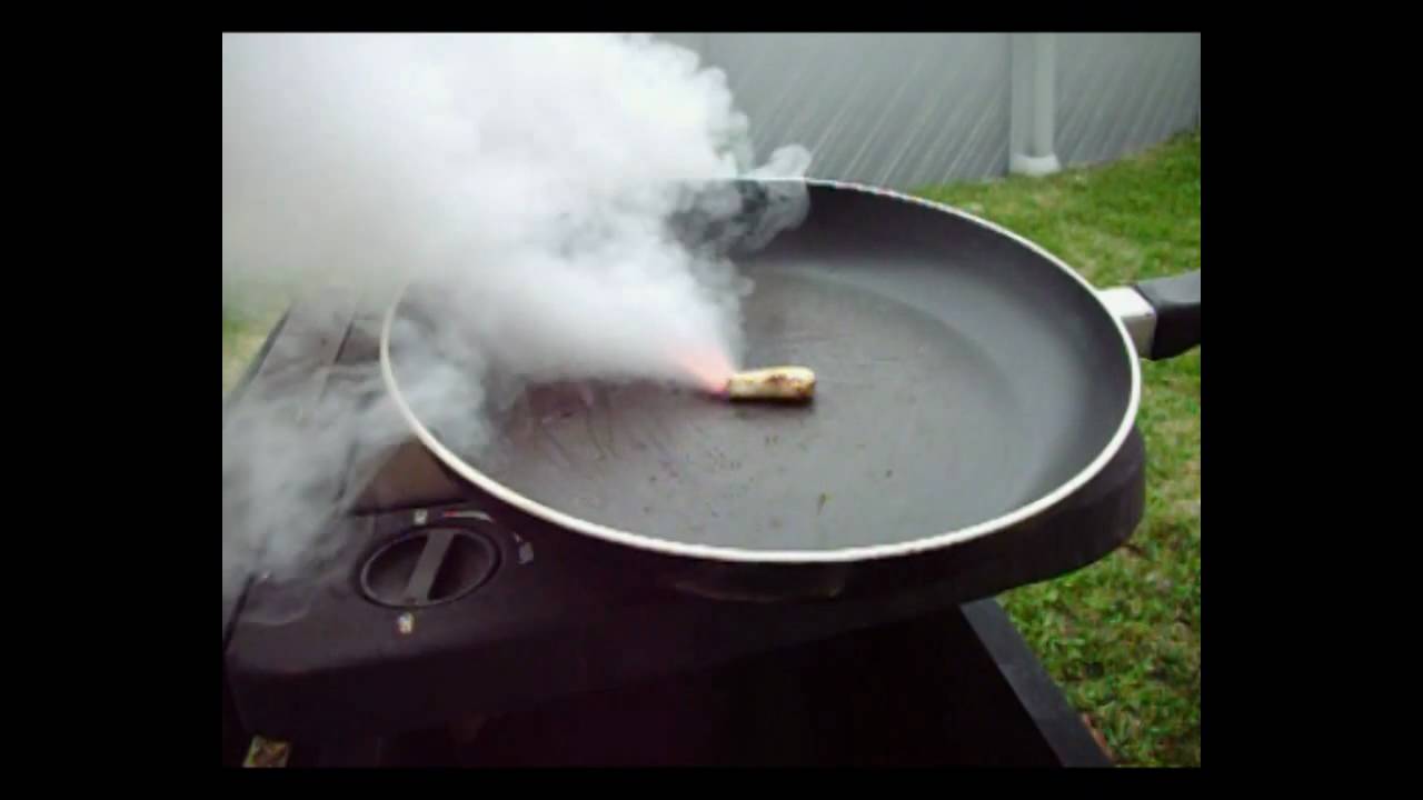 KNO3 rocket propellant test no.1 - YouTube
