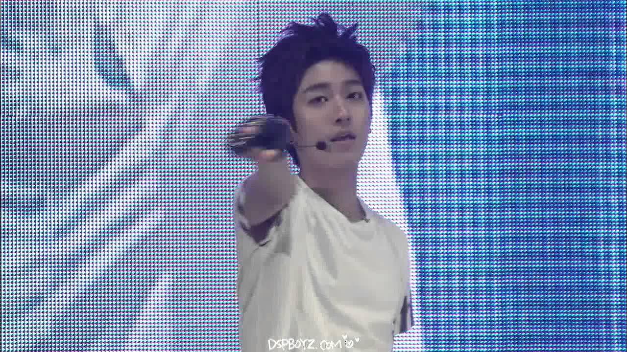 131011 증평인삼골축제 에이젝스(A-JAX) - 2MYX - 효준 - YouTube